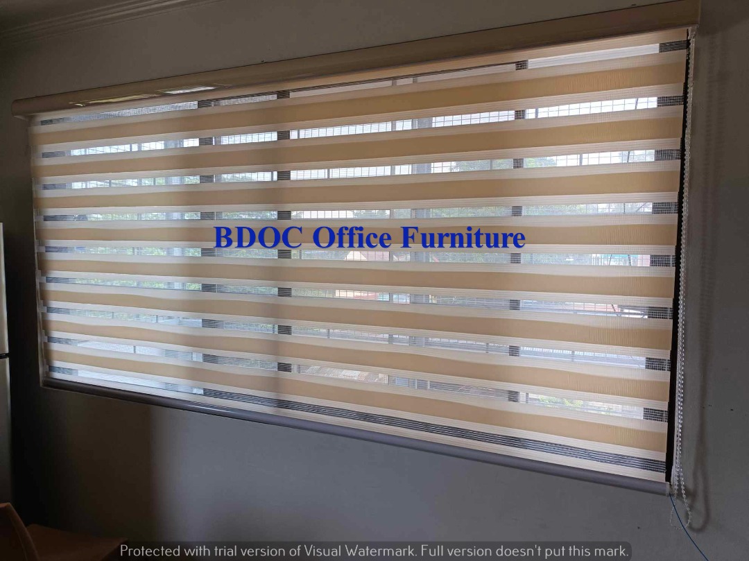 window blinds , carpet tiles, partition, glass shelves, kitchen island ...