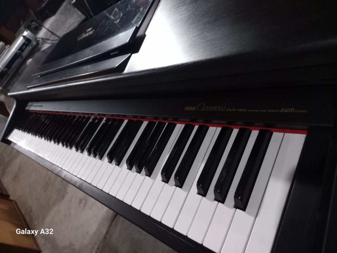 Yamaha Clavinova CLP-123 Weighted 88-Key Digital Piano, Hobbies & Toys ...