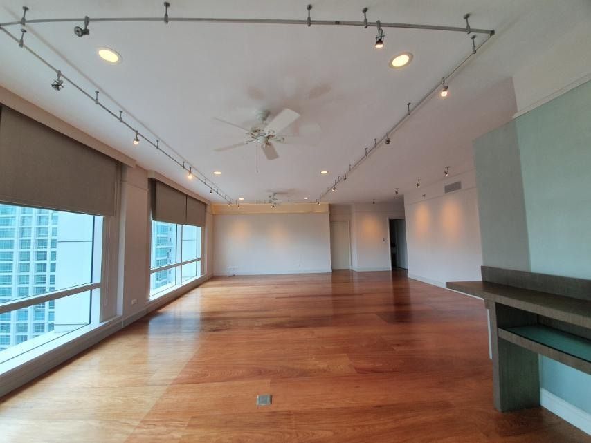 3br for rent One Roxas Triangle ayala tower 1 citibank ayala ave makati ...