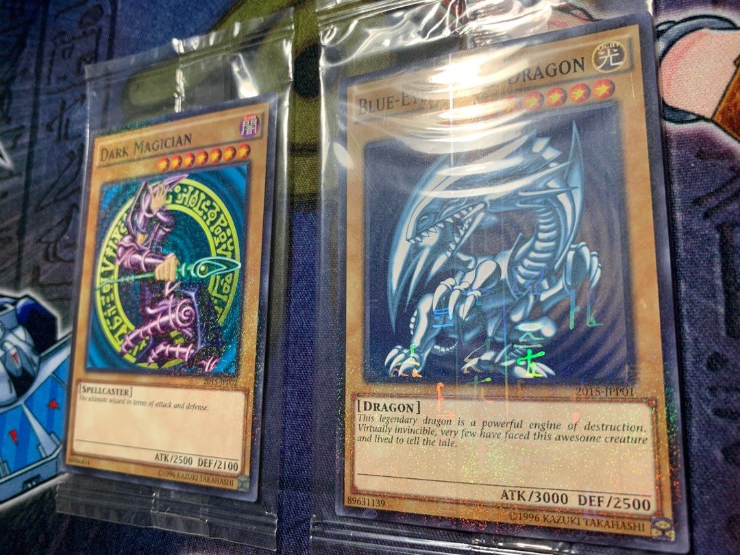 遊戲王 2015-JPP01 青眼白龍& 2015-JPP02 黑魔導士 古文粉鑽《世界賽WCS2015來場特典》全新未開封, 興趣及遊戲, 玩具 & 遊戲類 - Carousell