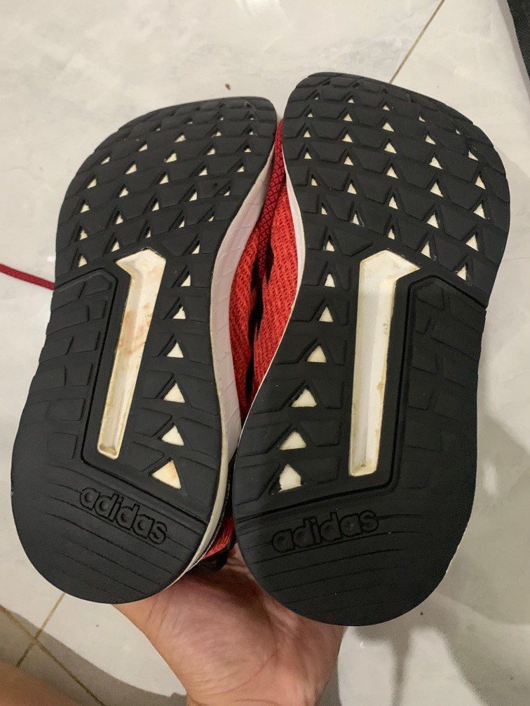 adidas cloud foam red, Fesyen Pria, Sepatu , Sneakers di Carousell