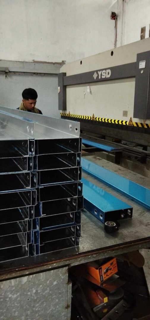 ALUMINUM CABLE TRAY SOLID WIREWAY, Commercial & Industrial ...