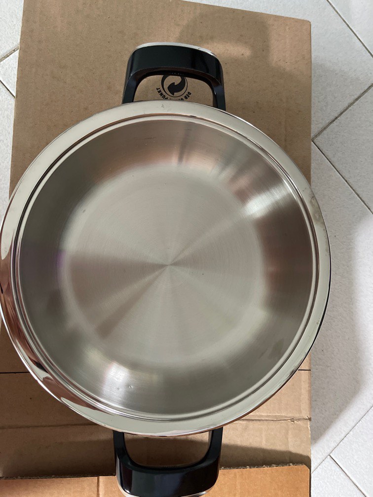 AMC 24 inch Pan, Furniture & Home Living, Kitchenware & Tableware ...