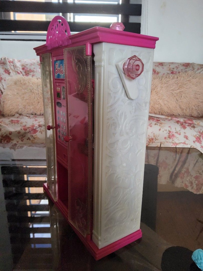 Barbie Life in The Dreamhouse Fashion Vending Machine, Hobbies & Toys ...