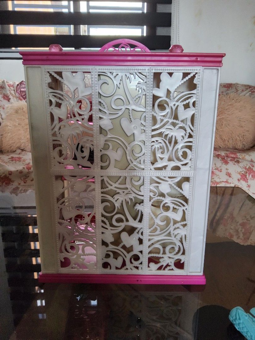 Barbie Life in The Dreamhouse Fashion Vending Machine, Hobbies & Toys ...