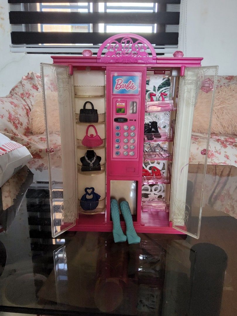 Barbie Life in The Dreamhouse Fashion Vending Machine, Hobbies & Toys ...