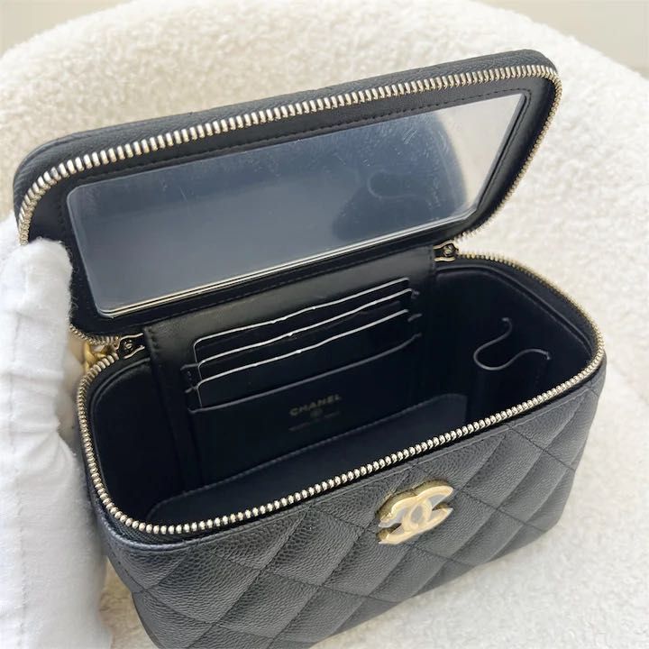 Chanel 23P Heart Adjustable Chain Vanity in Black Caviar AGHW (2023 ...