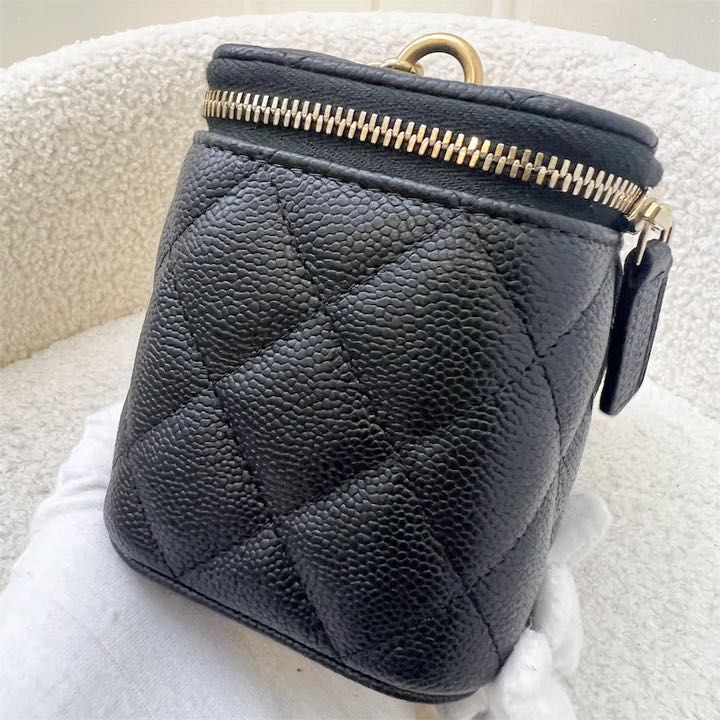 Chanel 23P Heart Adjustable Chain Vanity in Black Caviar AGHW (2023 ...