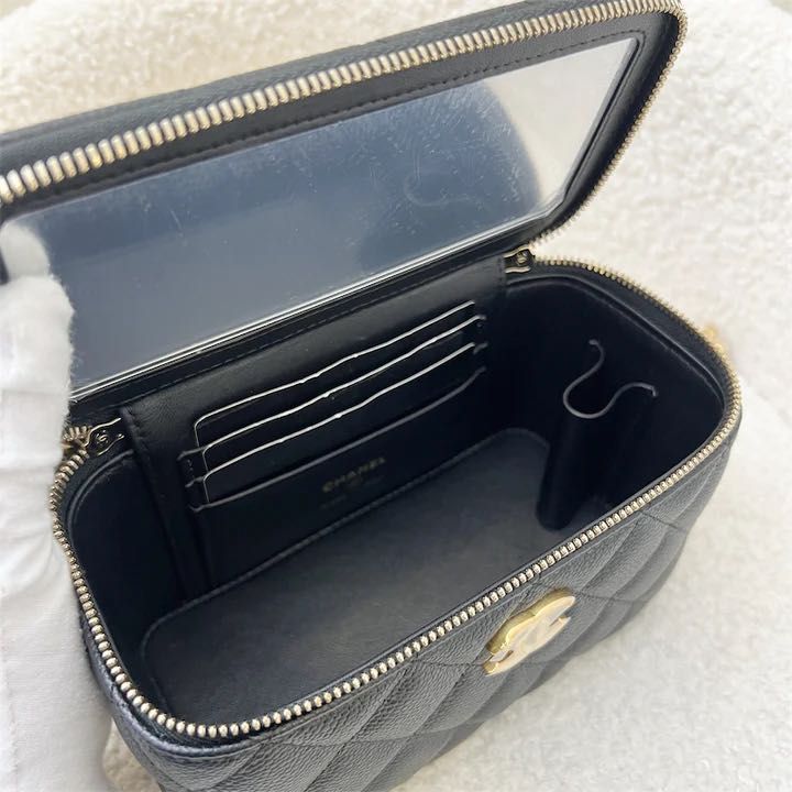 Chanel 23P Heart Adjustable Chain Vanity in Black Caviar AGHW (2023 ...