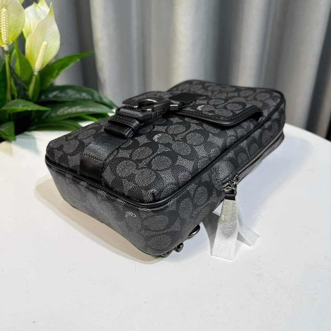 Coach Beck Pack in Signature Canvas, Men's Fashion, Bags, Sling Bags on ...