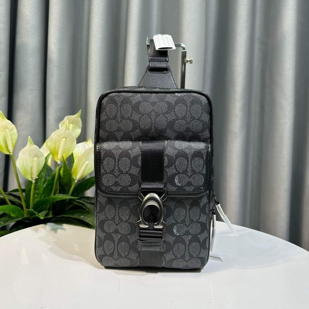 Coach Beck Pack in Signature Canvas, Men's Fashion, Bags, Sling Bags on ...