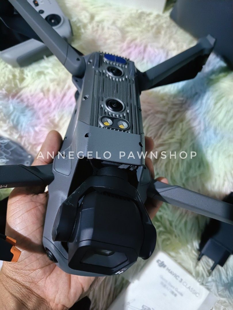 DJI MAVIC 3 CLASSIC 10 cycle count, Photography, Drones on Carousell