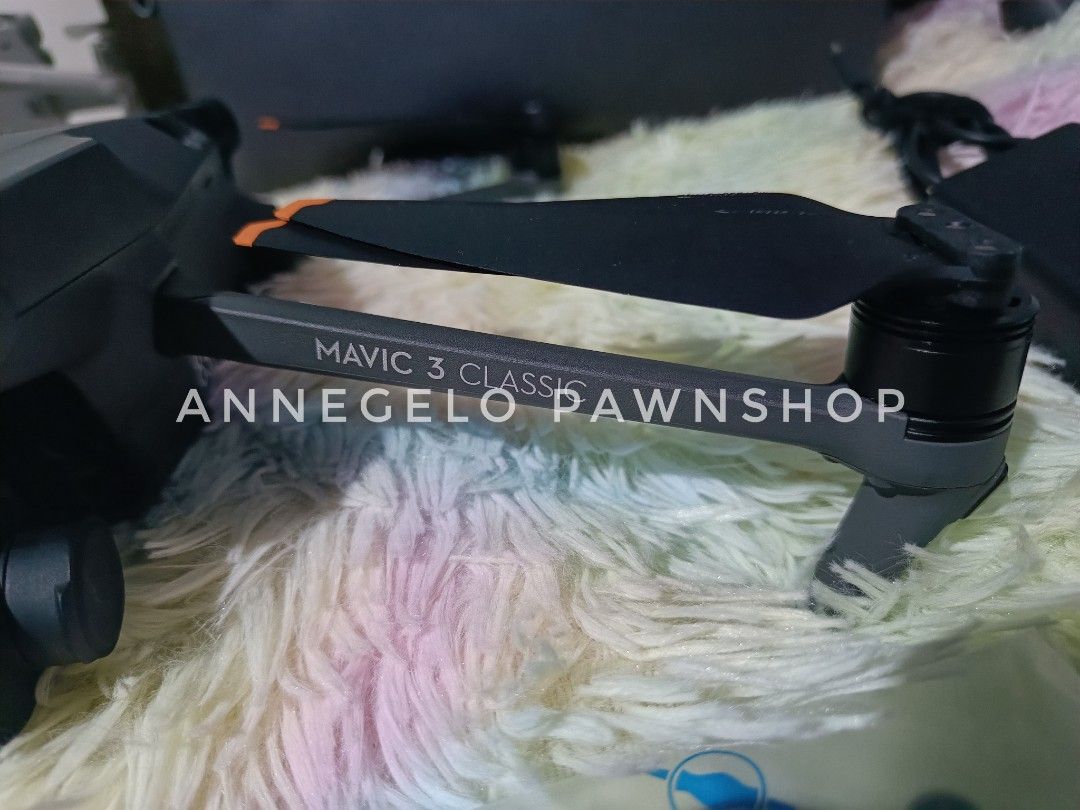 DJI MAVIC 3 CLASSIC 10 cycle count, Photography, Drones on Carousell