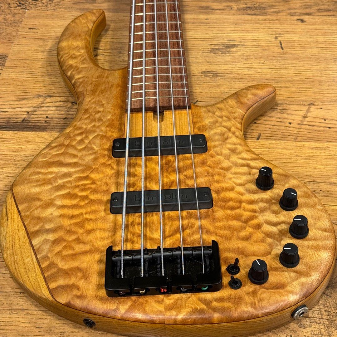 Elrick Evolution Gold Series 5-Strings Hand-Curved Bass Quilted Maple ...