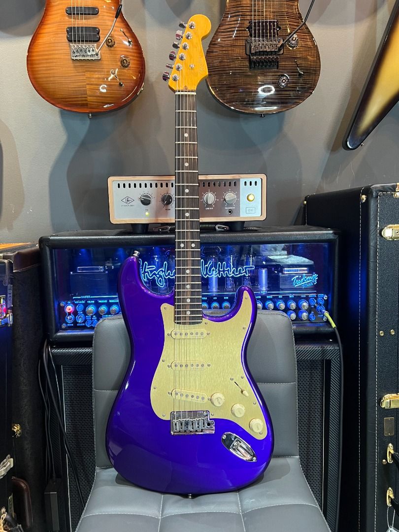 Fender FSR American Ultra Stratocaster Ebony FB, Plum Metallic, Hobbies ...