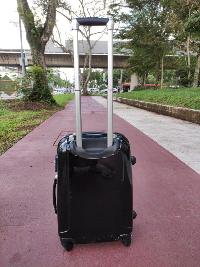 Frank By OCBC 4 Spinner Wheels 20 Inches Cabin Luggage, Hobbies & Toys ...