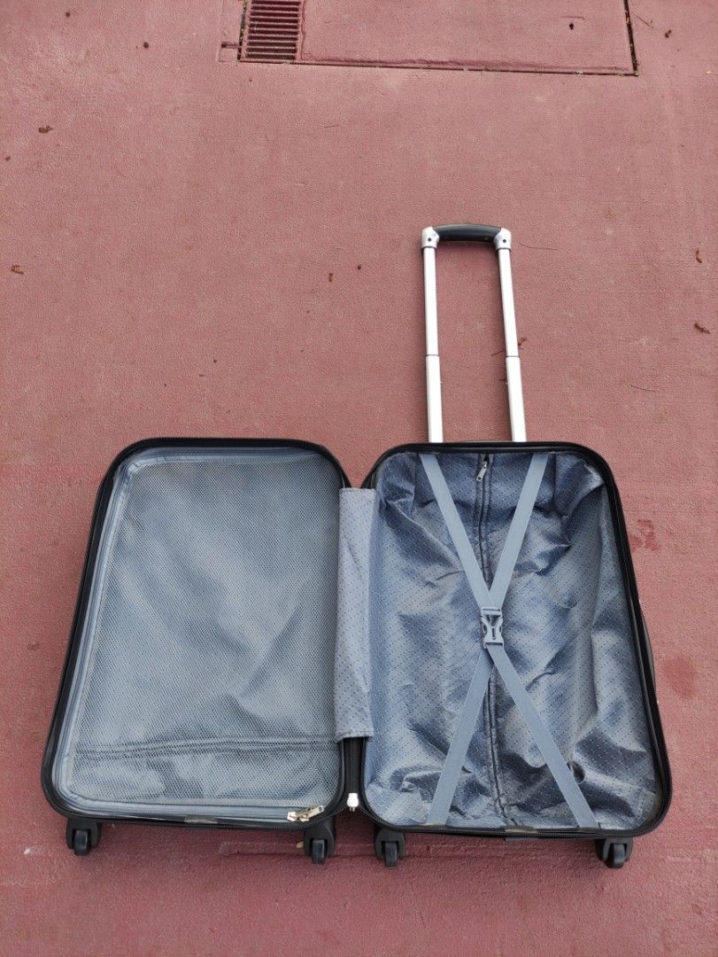 Frank By OCBC 4 Spinner Wheels 20 Inches Cabin Luggage, Hobbies & Toys ...