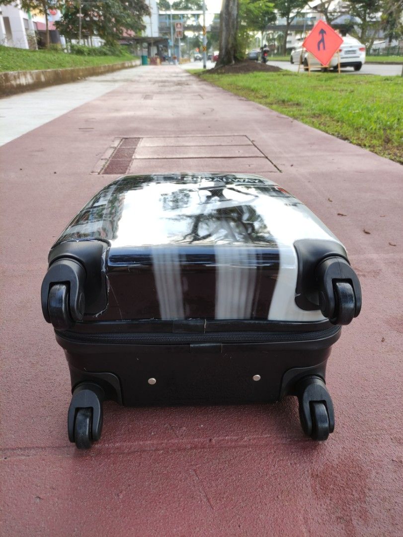 Frank By OCBC 4 Spinner Wheels 20 Inches Cabin Luggage, Hobbies & Toys ...