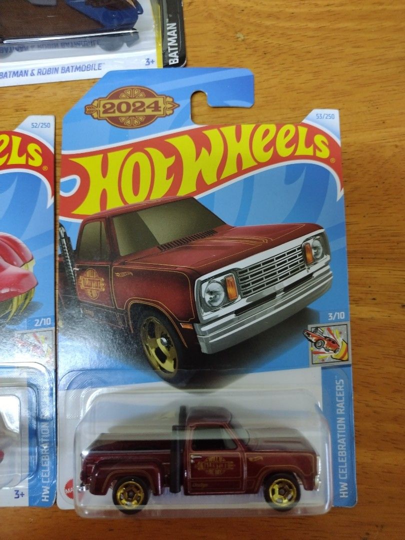 Hot Wheels bat mobile 3 in 1 lot, Hobbies & Toys, Toys & Games on Carousell
