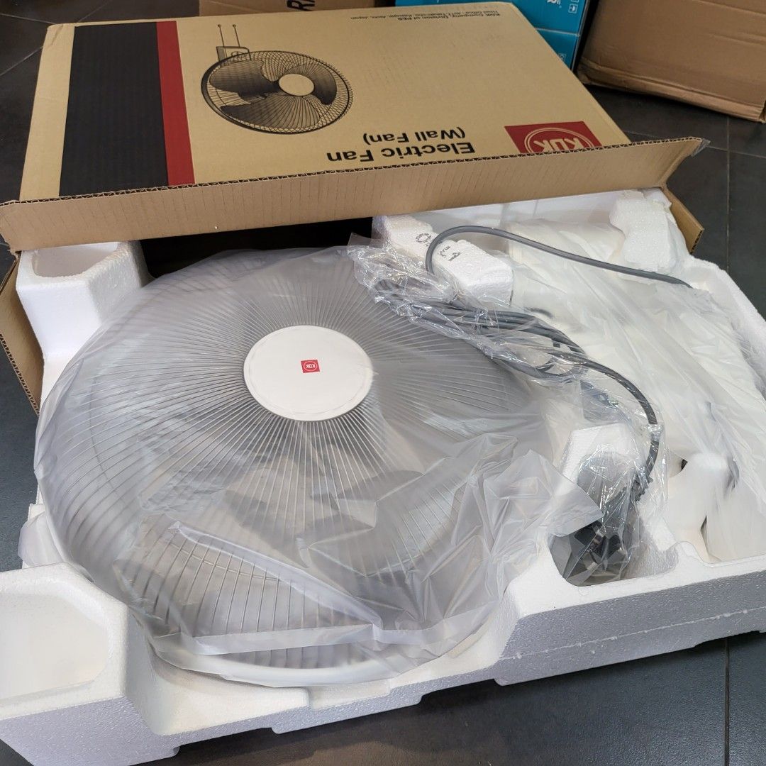 KDK M40CS Electric Wall Fan, Furniture & Home Living, Lighting & Fans ...