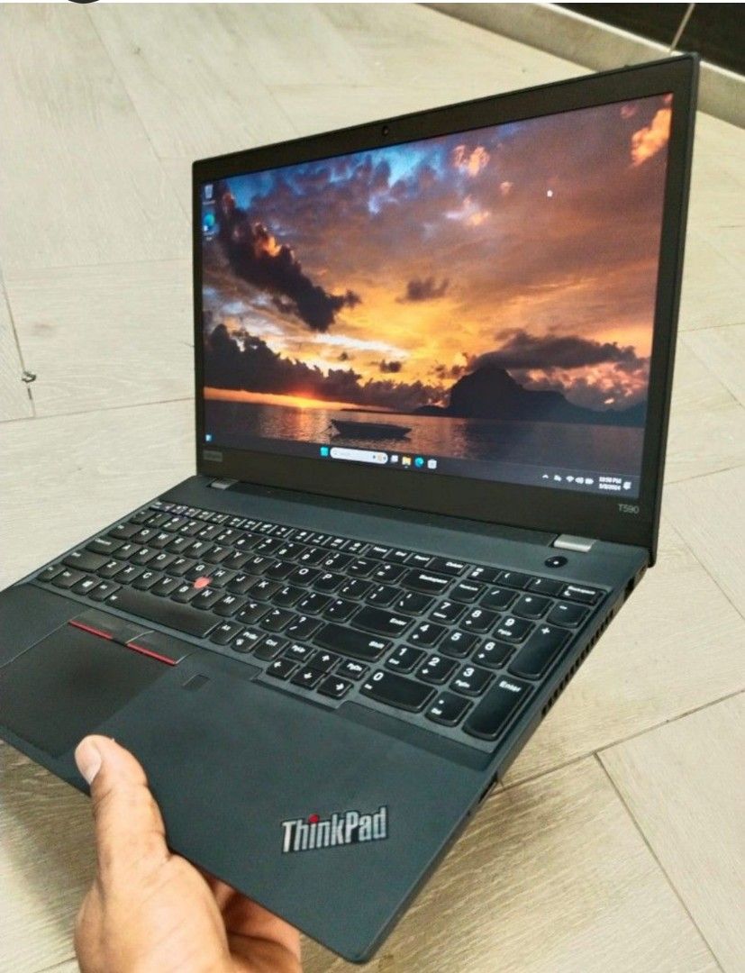 Lenovo Thinkpad core i7 8th gen 16 gb ram 512 nvm SSD excellent ...