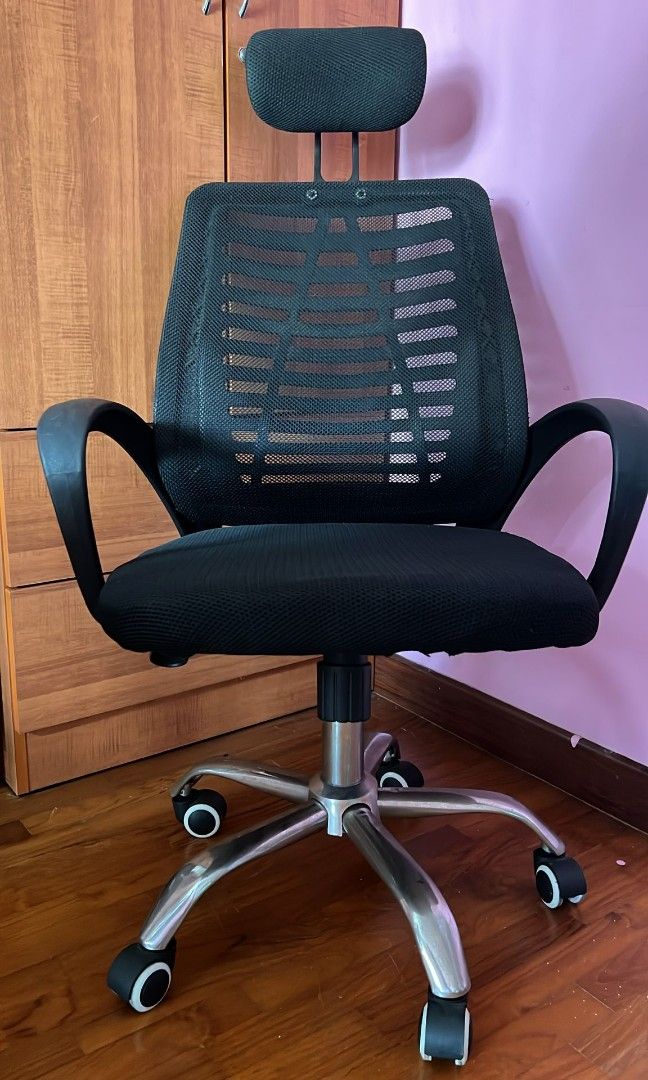Lightly used Black Office Chair with head support, Furniture & Home ...