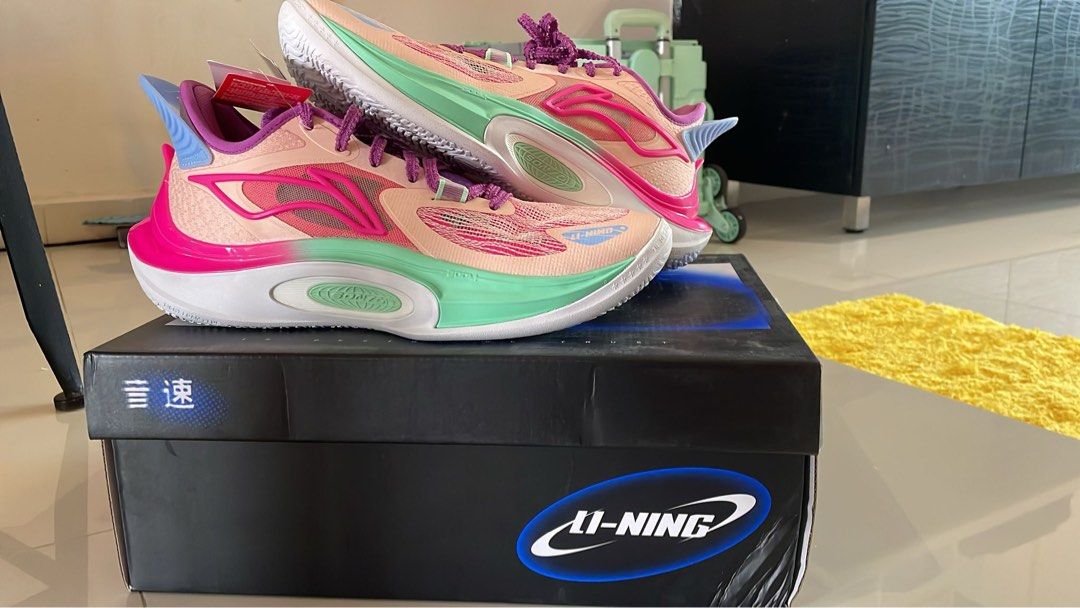 LI-NING BASKETBALL SHOES, Women's Fashion, Footwear, Sneakers on Carousell