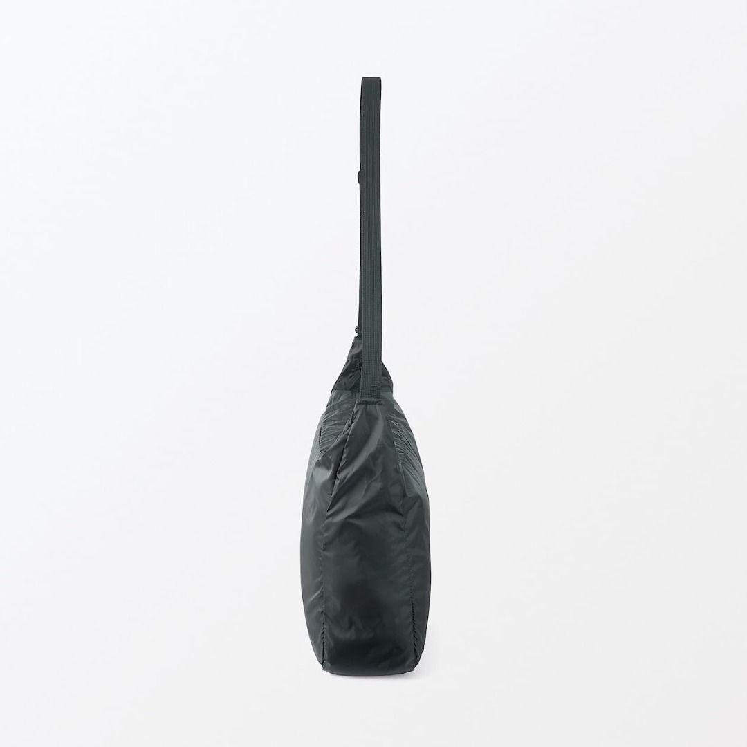 Muji Collapsible Shoulder Bag, Black APJC0831 on Carousell