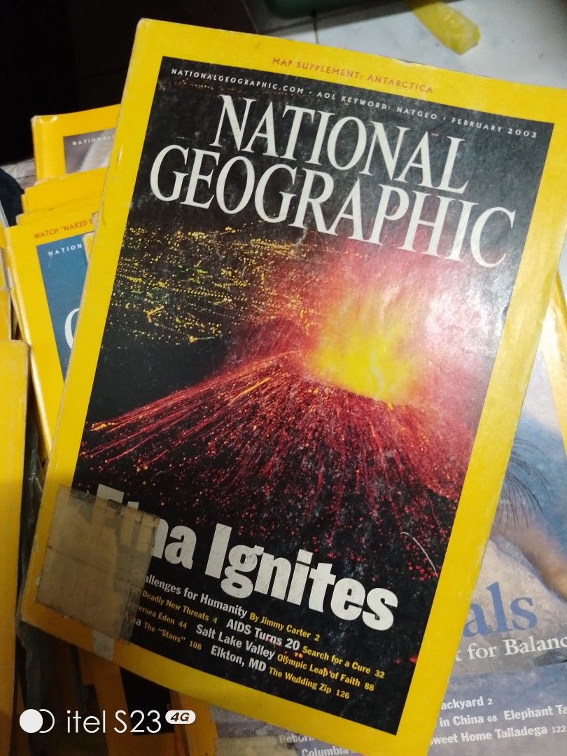 National Geographic Magazine Bundle (30 items), Hobbies & Toys, Books ...