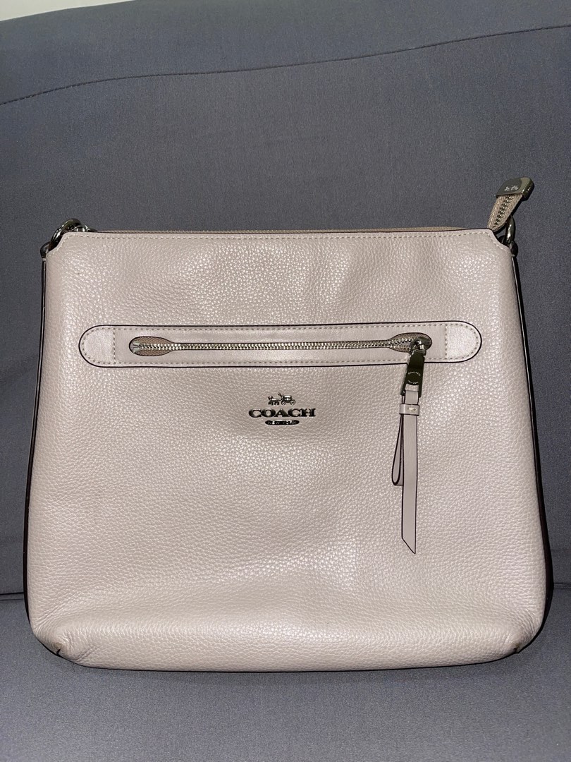 Preloved Coach Body Bag, Women's Fashion, Bags & Wallets, Cross-body ...