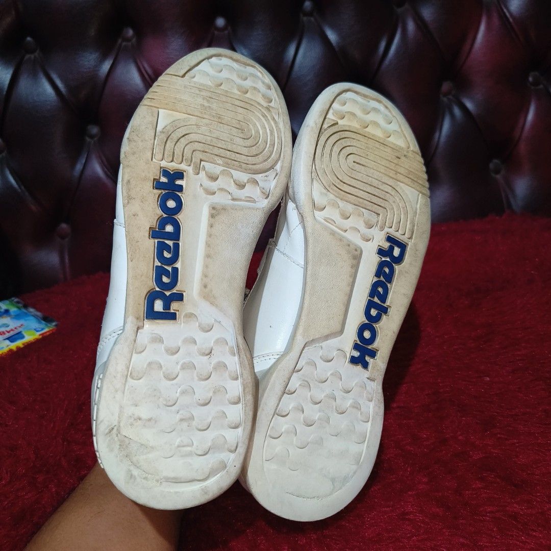 Reebok royal flag (ada repaint ujung), Fesyen Wanita, Sepatu di Carousell