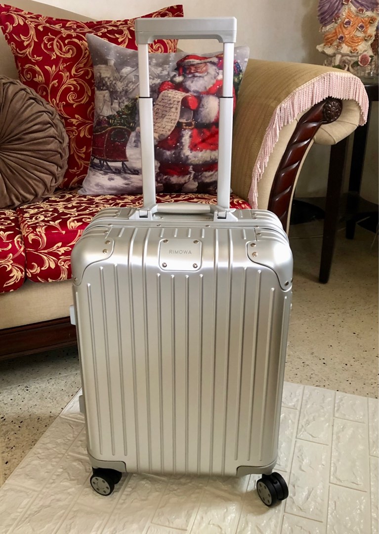 RESTOCKED! Silver Aluminum Carry On Suitcase Hand Carry Cabin Size ...
