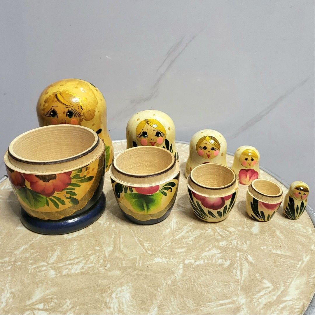 Russian tea dolls, stacking dolls, nesting dolls, Matryoshka. Set of 5 ...