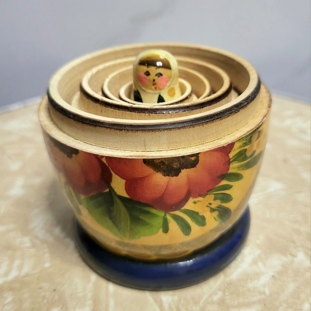 Russian tea dolls, stacking dolls, nesting dolls, Matryoshka. Set of 5 ...