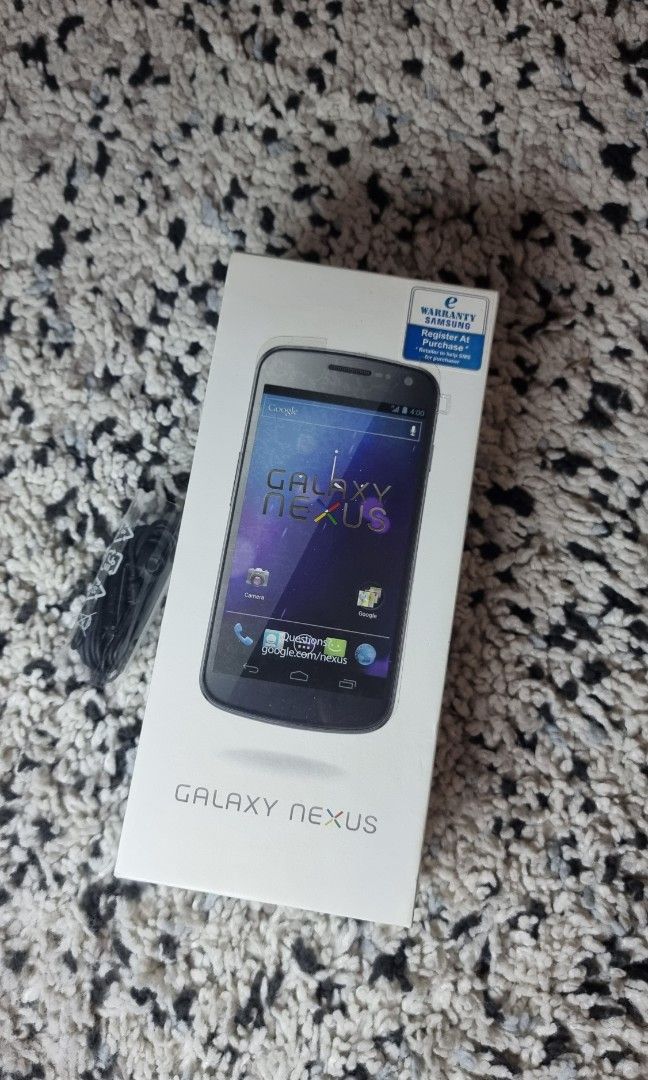 Samsung Galaxy Nexus box and earpiece, Men's Fashion, Watches ...