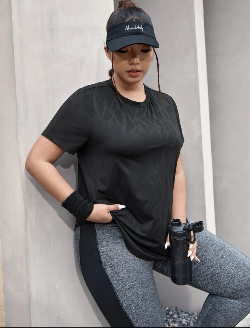 Shein running plus geo curved hem sports tee, Women's Fashion ...