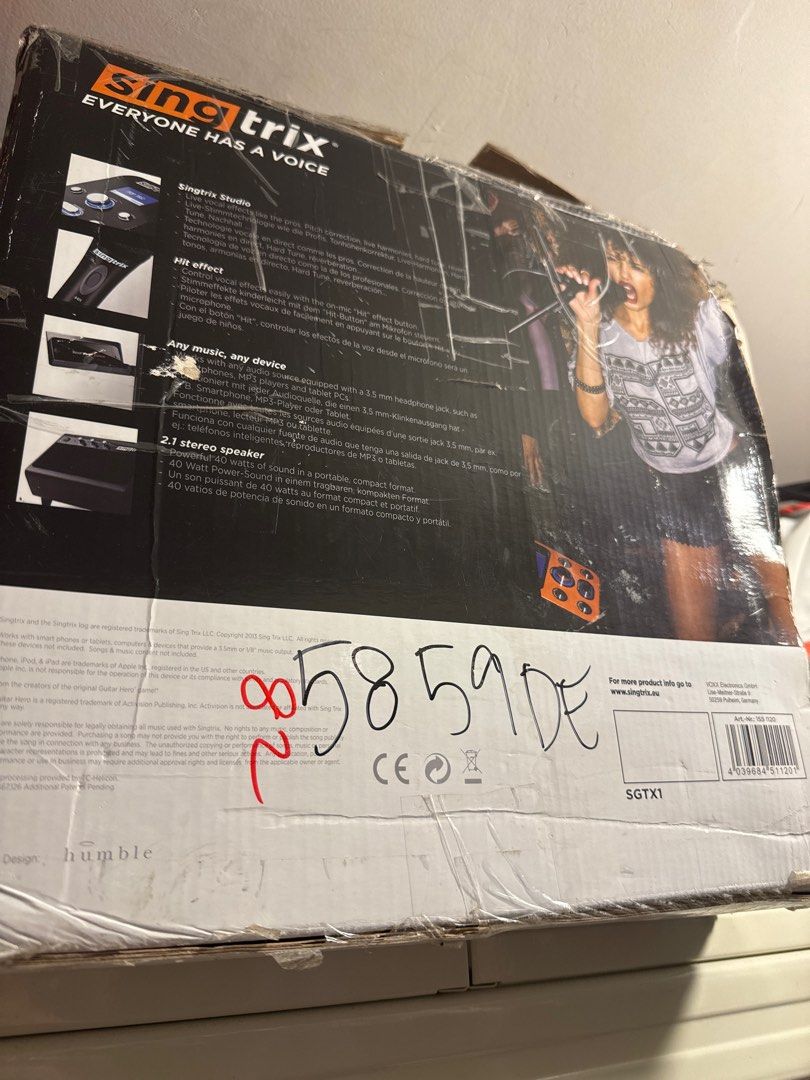 Singtrix Karaoke Party Bundle with 2 Mics & speaker, Audio, Soundbars ...