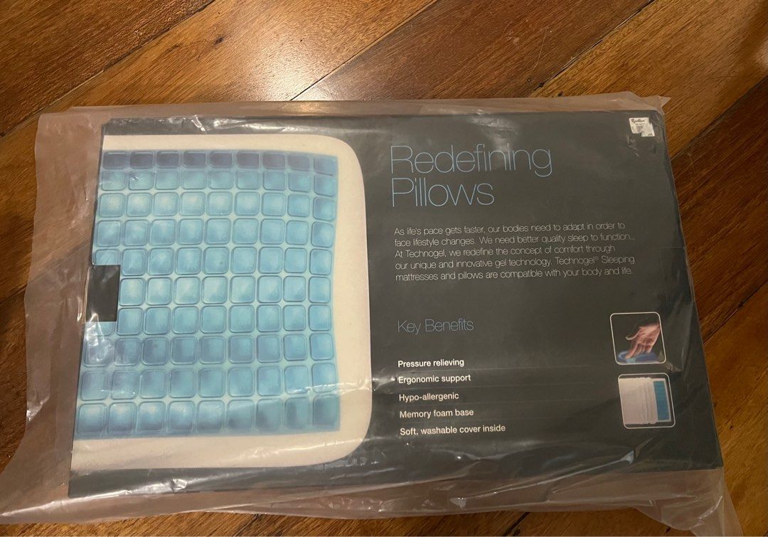 Technogel anatomic pillow, Furniture & Home Living, Bedding & Towels on ...