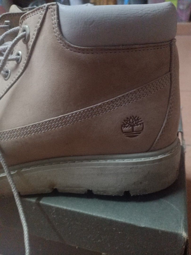 Timberlands, Women's Fashion, Footwear, Boots on Carousell