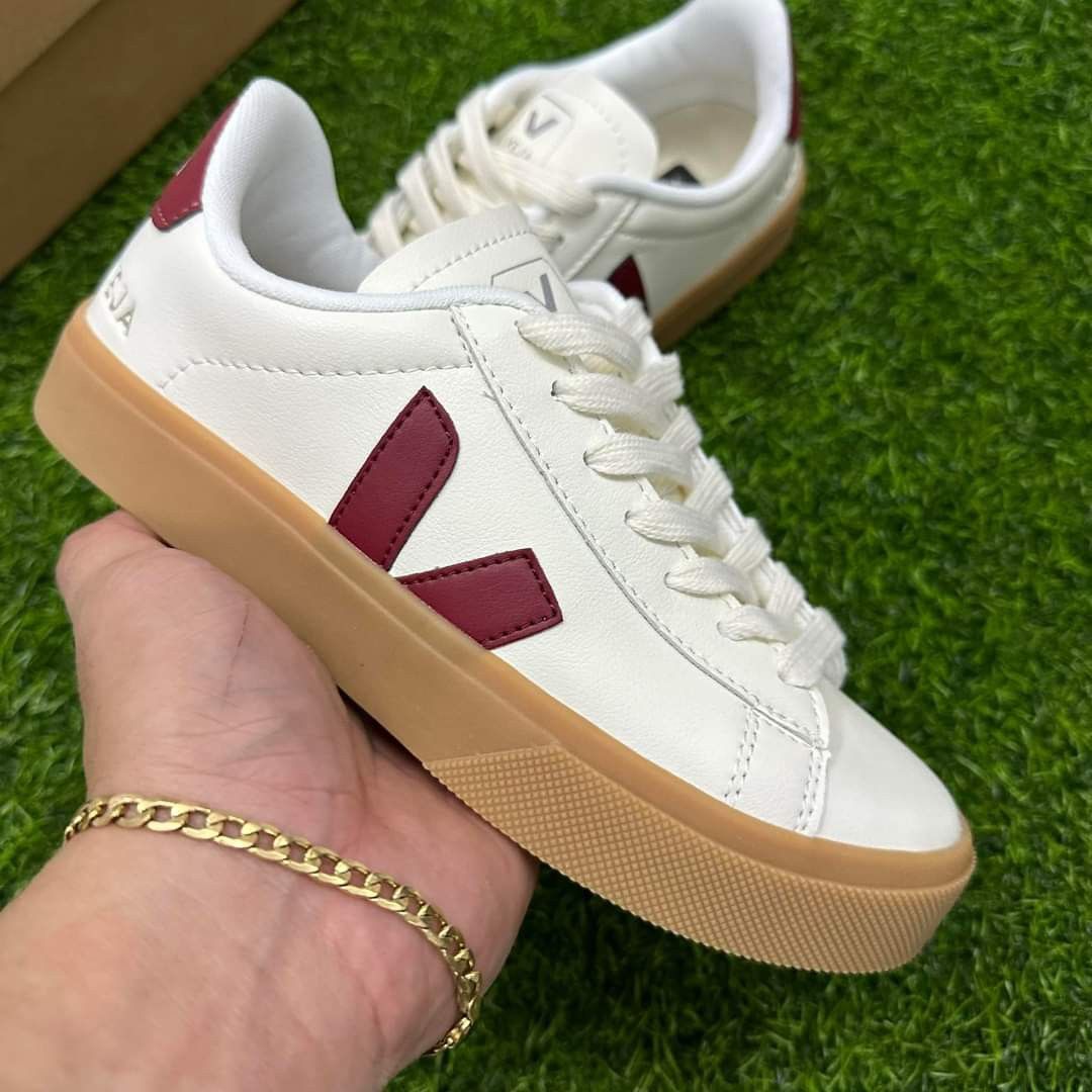 Veja For Men & Women, Men's Fashion, Footwear, Sneakers on Carousell