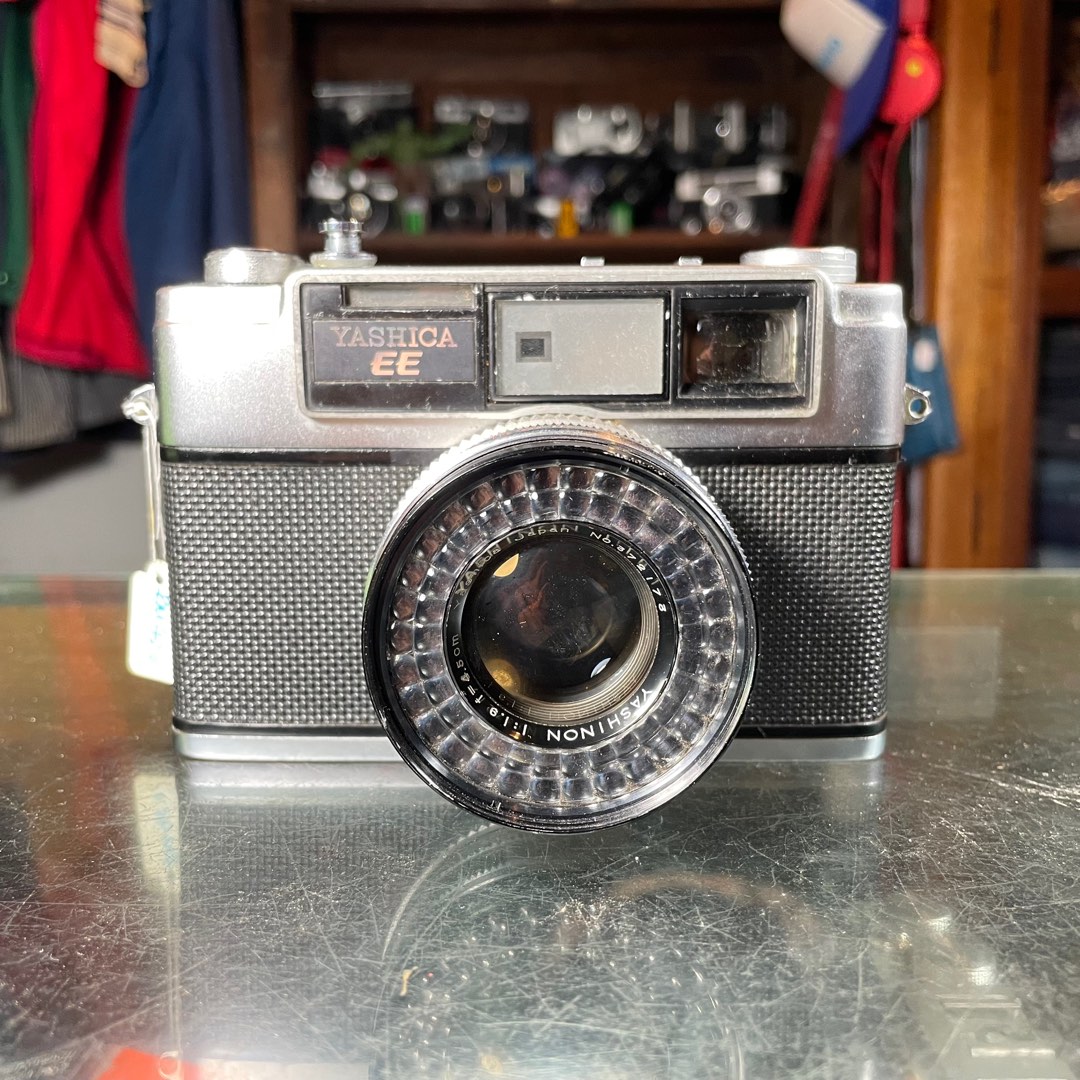 Vintage Retro Yashica EE 35mm Film Camera Kamera Filem, Photography, Cameras on Carousell