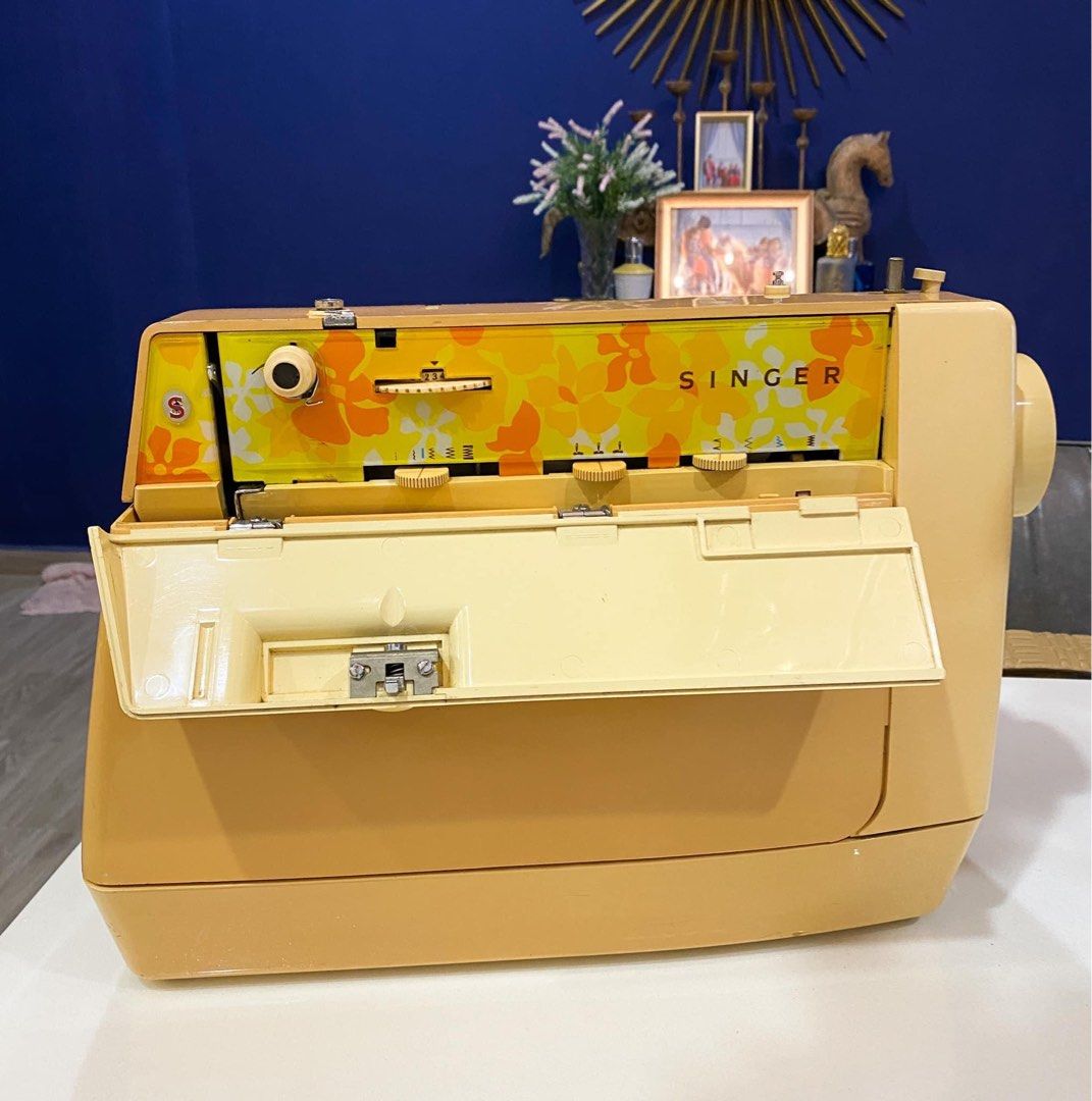 Vintage Singer Genie Sewing Machine, Hobbies & Toys, Collectibles ...