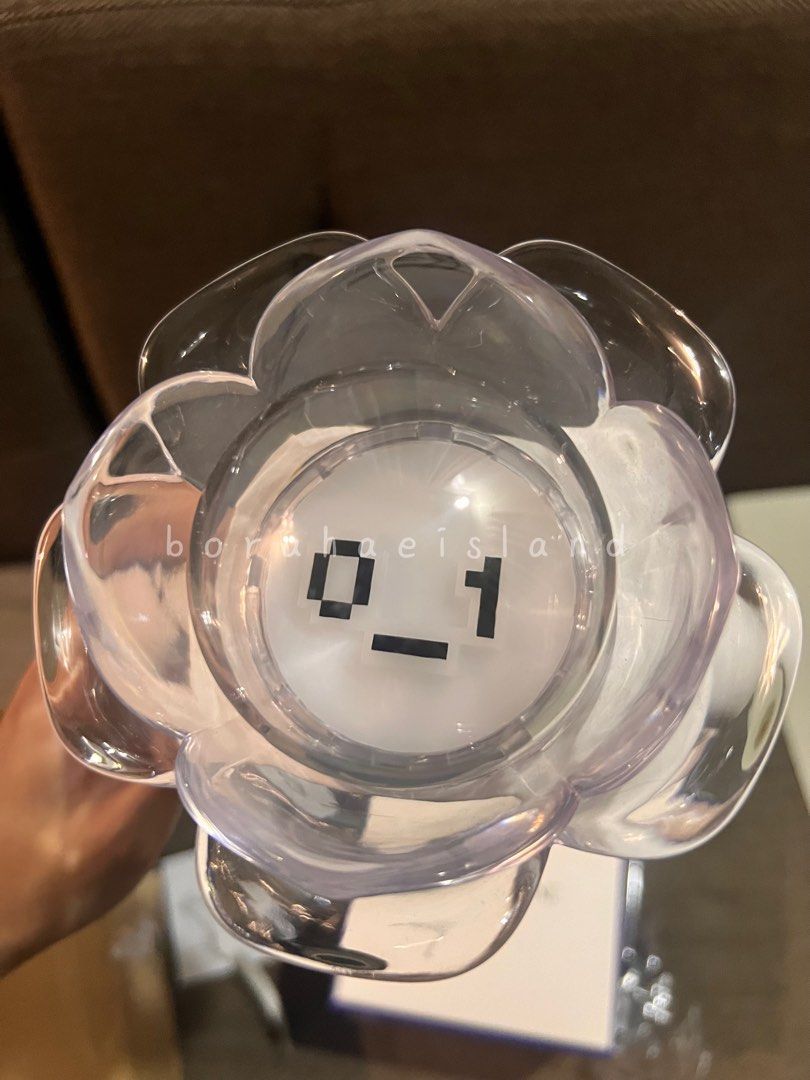 zb1 official lightstick (zerobaseone), Hobbies & Toys, Memorabilia ...