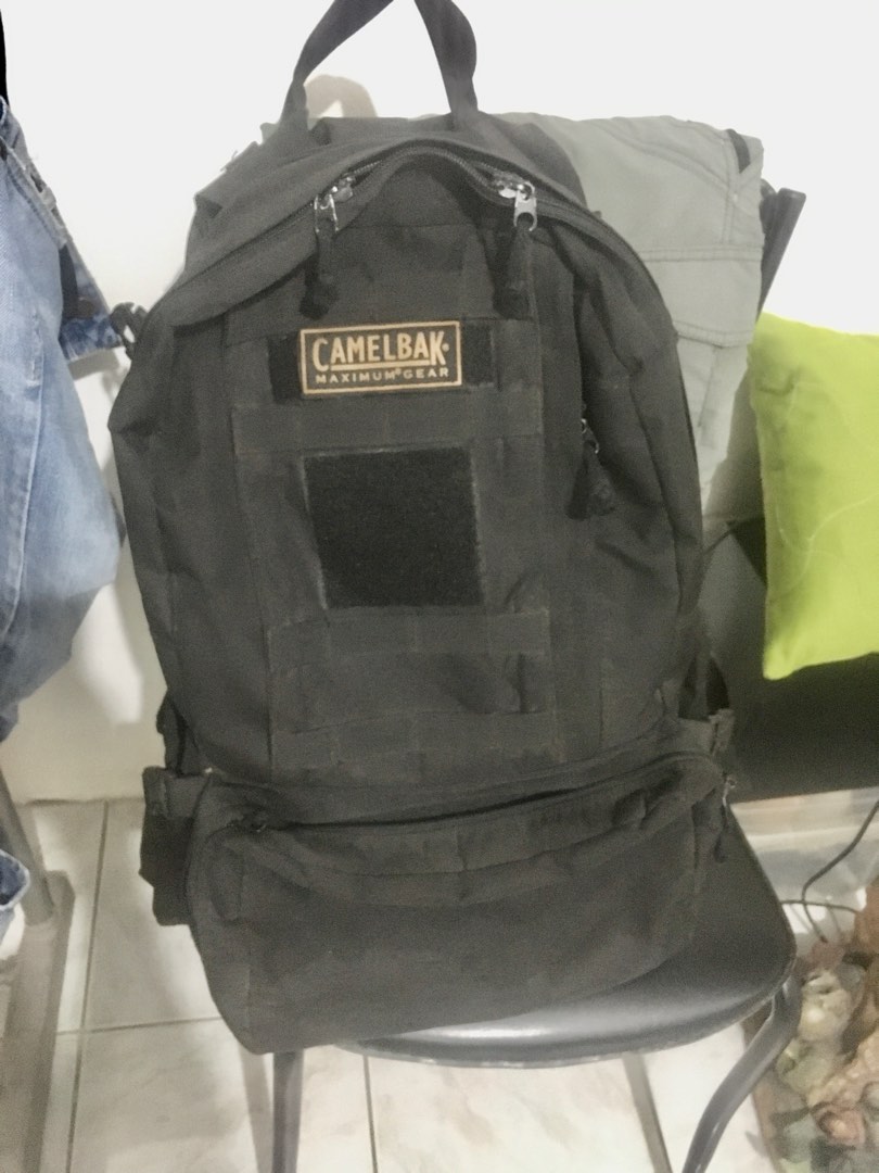 7 days Backpack Camelbak, Men's Fashion, Bags, Backpacks on Carousell