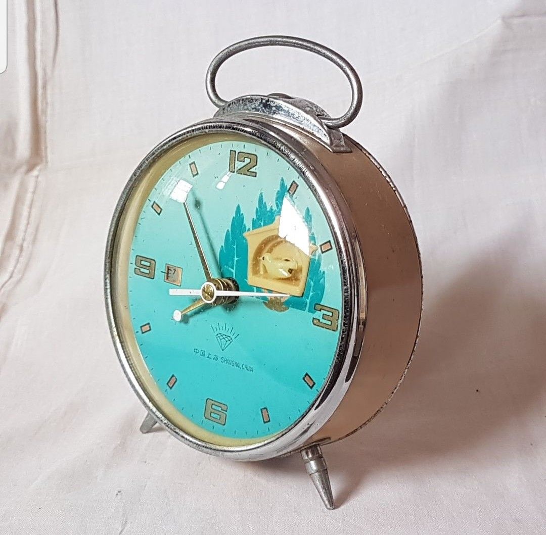 钻石牌鬧鐘 Diamond Band Alarm Clock, Furniture & Home Living, Home Decor ...