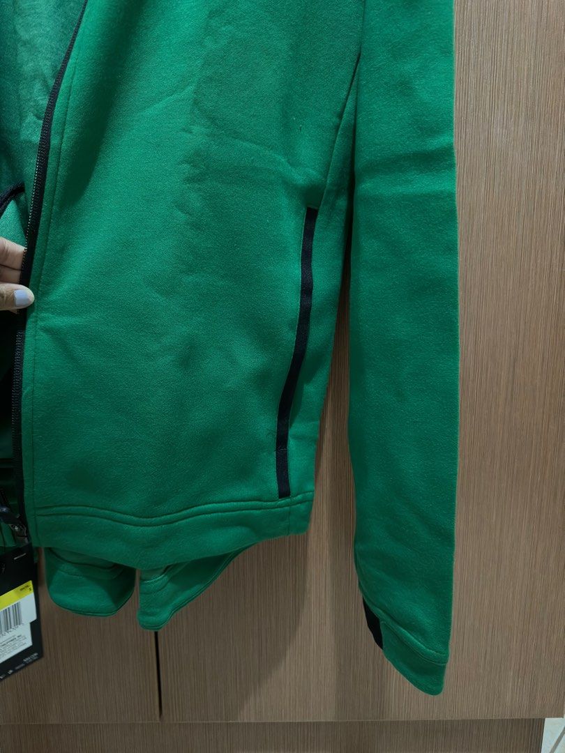DLSU Athlete's Jacket, Men's Fashion, Coats, Jackets and Outerwear on ...