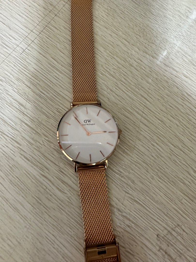 DW gold watch, Women's Fashion, Watches & Accessories, Watches on Carousell