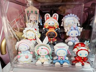 Assorted PopMart/Figurines, Hobbies & Toys, Toys & Games on Carousell