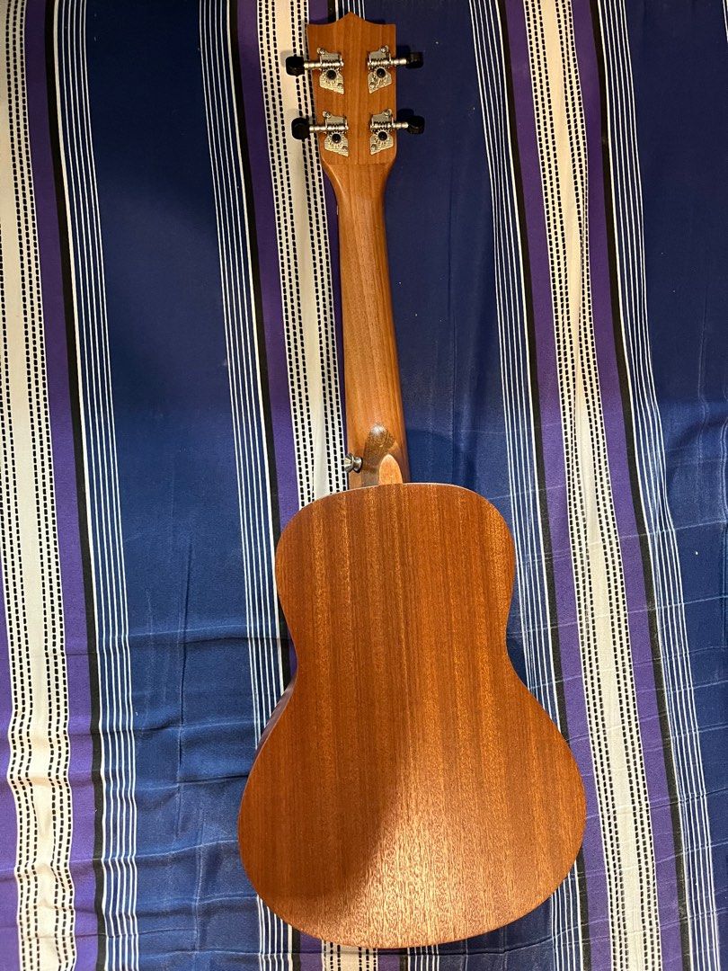 Fernando Ukulele (with uke case and capo), Hobbies & Toys, Music ...