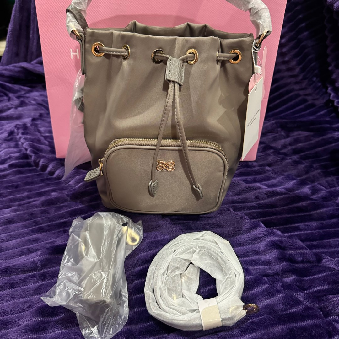 HOLB Bouquet - Cloudy, Women's Fashion, Bags & Wallets, Cross-body Bags ...